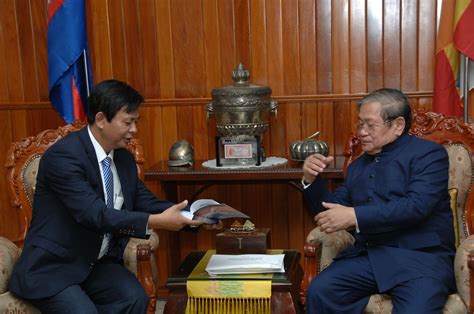 លោករដ្ឋមន្ត្រី ខៀវ កាញារីទ្ធ អនុញ្ញាតិឲ្យលោក ឆាយ សុផល សាស្រ្តាចារ្យ សារព័ត៌មាន