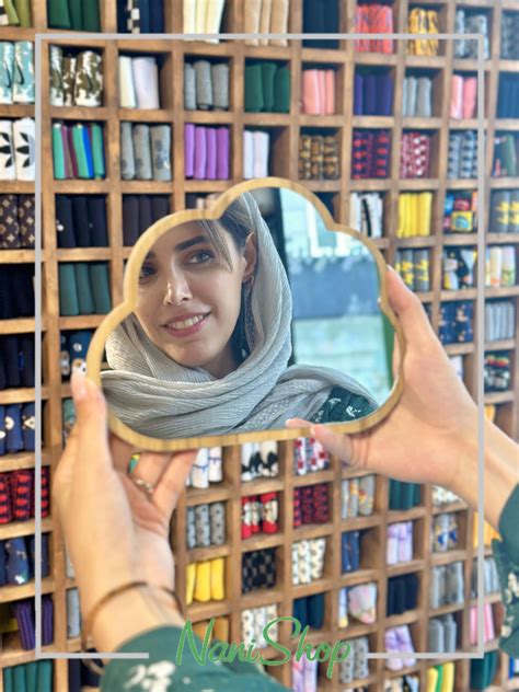 آینه رومیزی چوبی