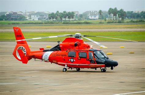 Inside The Mh 65 Dolphin The U S Coast Guards Premier Rescue Helico
