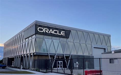 Oracle сформирует две новые команды для ускорения развития ЦОД и облака ServerNews