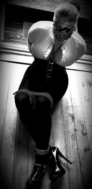 Busting Out Porn Pic Eporner