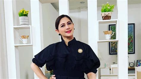 Masih Eksis Sampai Sekarang 10 Potret Cut Keke Yang Terlihat Awet Muda Di Usia Hampir 50 Tahun