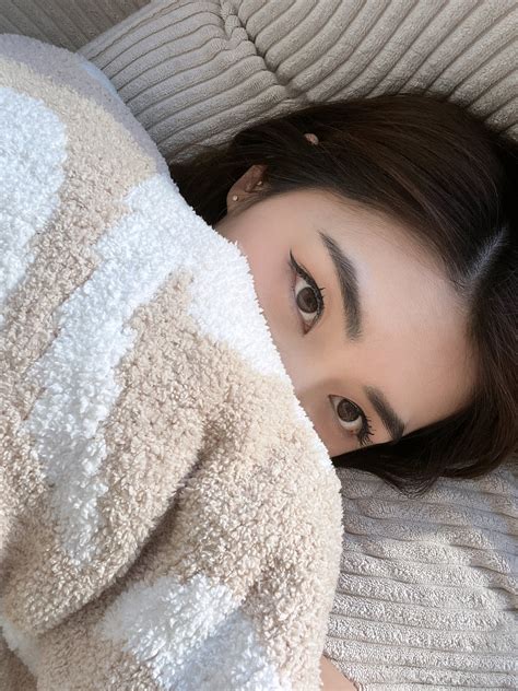 Janet Eyes Scrolller