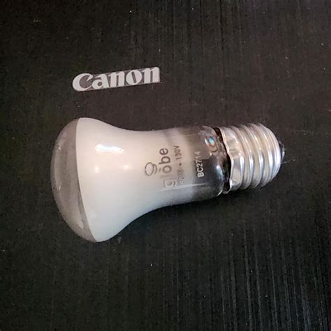 Hey does anyone know what type of lightbulb this is? : r/lightbulbs