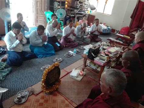 သန်လျင်မြို့နယ် သတင်းစာဆရာအသင်း ဝါဆိုသင်္ကန်းကပ်လှူဒါန်း Information And Public Relations