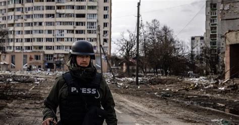 Поранення журналіста Журналіст Afp Ділан Коллінз зазнав поранення під Бахмутом Цензор НЕТ