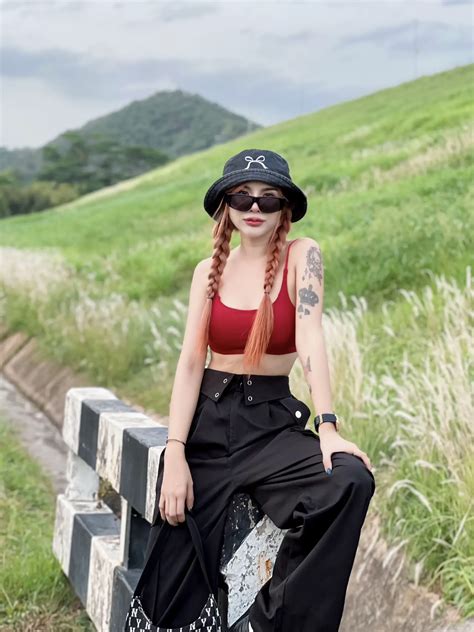 แสง6โมงเย็นเกือบไม่รอด😅 แกลเลอรีที่โพสต์โดย อัญญาชอบแต่งตัว Lemon8