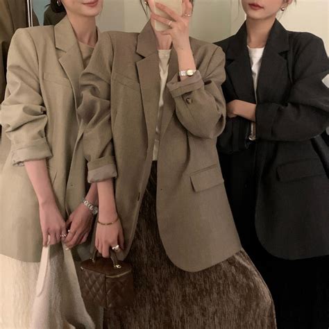 위켄드블루 톤다운 클래식무드 투버튼 루즈핏 자켓 청순 페미닌 여성스러운 데이트 하객룩 여친룩 데일리 베이직 기본템 꾸안꾸 오버핏 여리 아방 낙낙