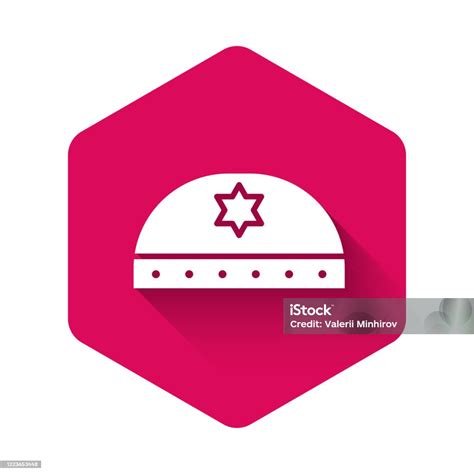 긴 그림자로 고립 된 데이비드 아이콘의 스타와 흰색 유대인 키파 유대인 야물케 모자 분홍색 육각 버튼 벡터 일러스트레이션 12월에 대한 스톡 벡터 아트 및 기타 이미지