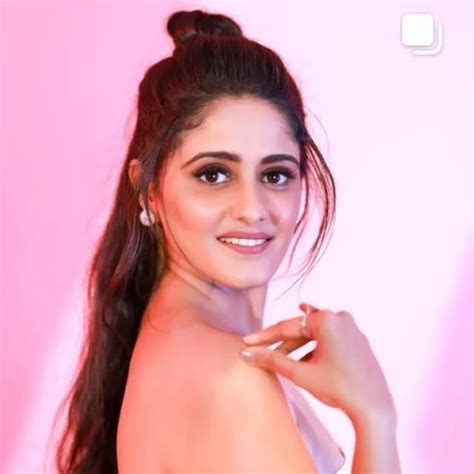 Ayesha Singh Ayeshasingh75 • Threads Say More