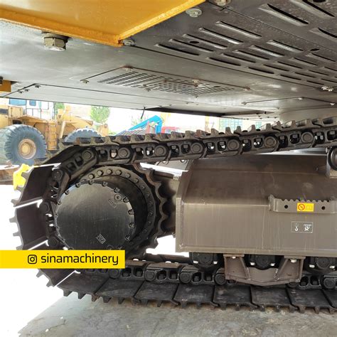 بیل مکانیکی لوول ۳۳۰ نمایشگاه سینا