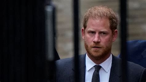 1News on Twitter: "Prince Harry responds to claims James Hewitt is his ...