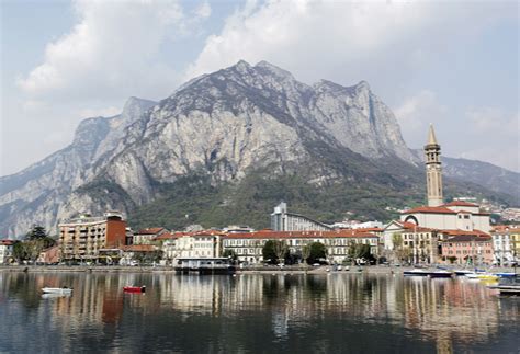 Improve Out Of Focus Photos And Add Blur Effects With Akvis Refocus Ai