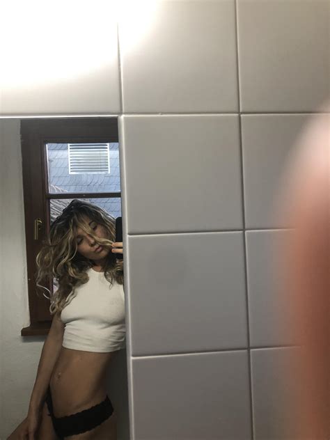 Hello Reddit R Amihotaf