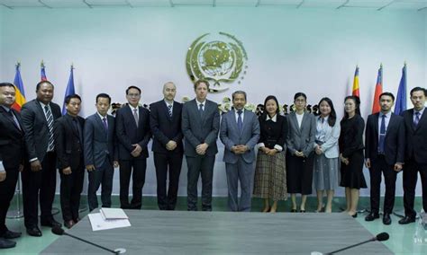 ប្រធានគណៈកម្មាធិការសិទ្ធិមនុស្សកម្ពុជា បញ្ជាក់ប្រាប់ឯកអគ្គរដ្ឋទូតសហភាពអឺរ៉ុបអំពីមូលហេតុ