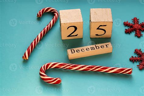 Wooden Block Calendar Showing 25th Of December Christmas Holiday