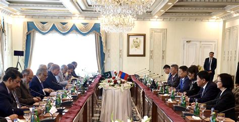 Монгол Улсын Ерөнхий сайд Л Оюун Эрдэнэ Исламын Бүгд Найрамдах Пакистан Улсын Ерөнхий сайд
