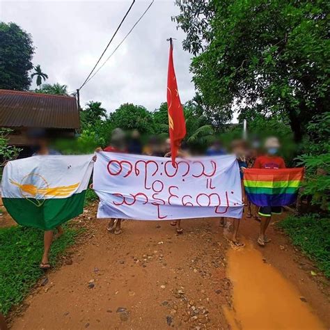 လောင်းလုံးတွင် ကျောင်းသား လူငယ်များ ဦးဆောင်ကာ ဖက်ဆစ် စစ်တပ် တော်လှန်ရေး ချီတက် ဆန္ဒပြ Khit