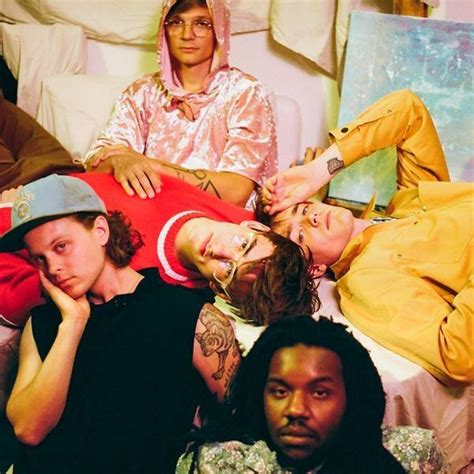 Hippo Campus Cкачать бесплатно в Mp3 слушать музыку онлайн на портале