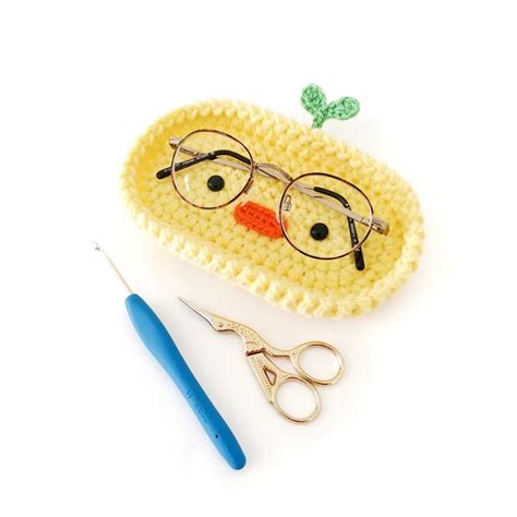 10 Crochet Eyeglasses Holder Patterns Easy Cute And Free ⋆ The Nomad Knot