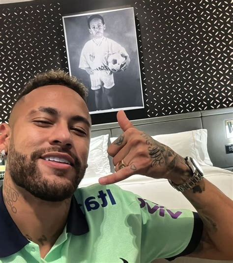 Neymar Jr Site On Instagram Amanhã Começa Um Novo Sonho🔜🇧🇷 Quem Tá