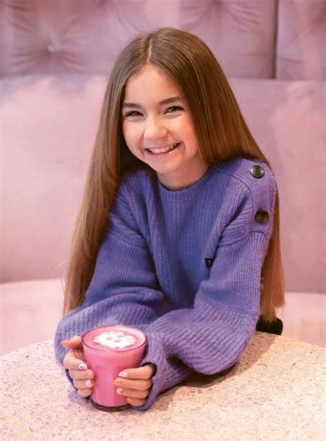 Agenda disponible Valentina Jeune chanteuse Célébrités