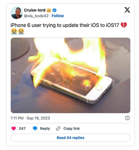 Meme Kocak Ios 17 Pengguna Iphone Xs Meringis Iphone X Menangis