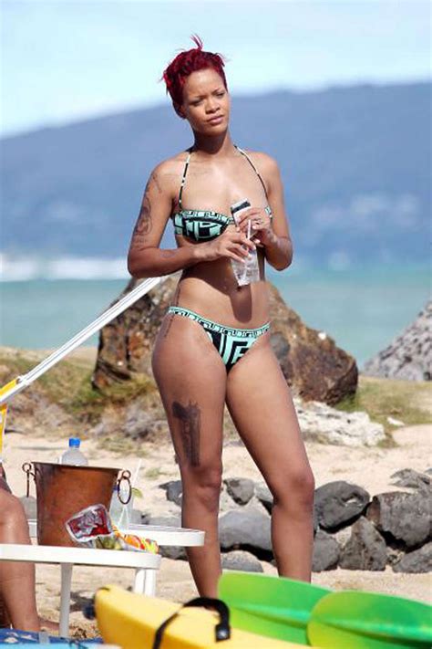 Rihanna Exposing Fucking Sexy Body And Hot Ass In Bikini On Beach Porn