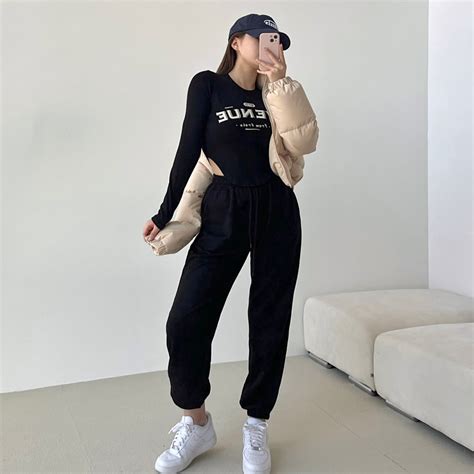 무료배송 크리 크롭티 유라인긴팔 라운드컷팅 크롭 티셔츠 운동복 요가 필라테스 요가복 필라테스복 헬스 홈트 필라테스커버업 뱃살보정티