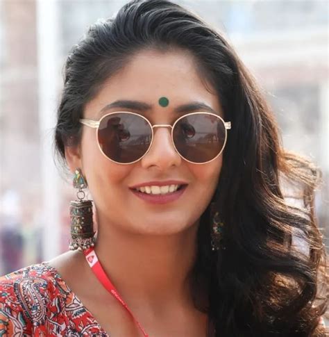 Divyanshi Sumrav Lallantop Journalist Biography Net Worth Salary Age Husband And More