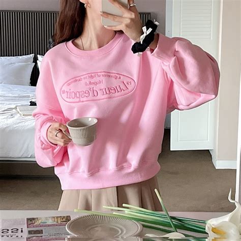 바띠소띠 자수 세미 크롭 여성 맨투맨 티셔츠 핑크색 하늘색 티