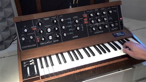 Minimoog Model D Youtube Minimoog Model D Youtube