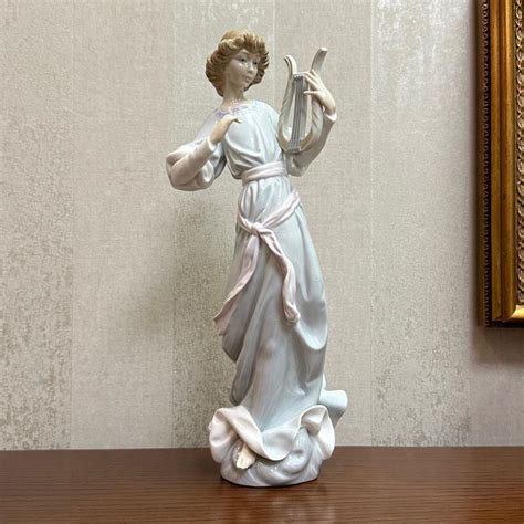 Фарфорова статуетка Lladro «ангел із лірою — ціна 7000 грн у каталозі Статуетки Купити товари