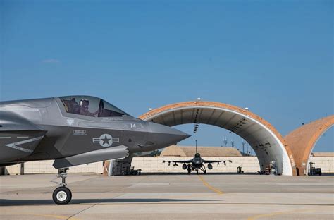 美 F 35b 4대 군산기지에 착륙한국 지상기지 첫 전개 연합뉴스