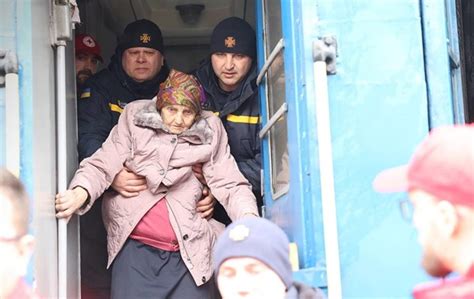 Триває евакуація з Донецької області