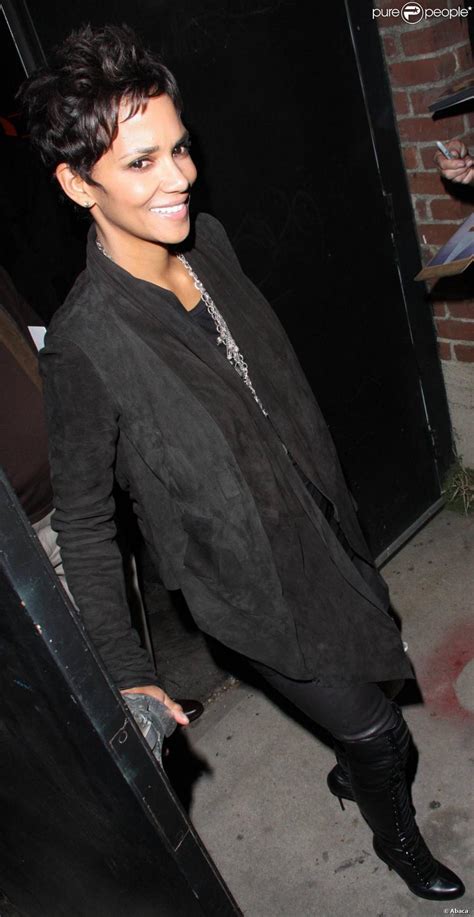 Halle Berry Nommée Au Golden Globes 2011 Purepeople