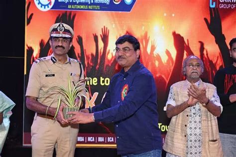 tulsiramji gaikwad patil college s annual function ‘utkarsh 2k25 hits