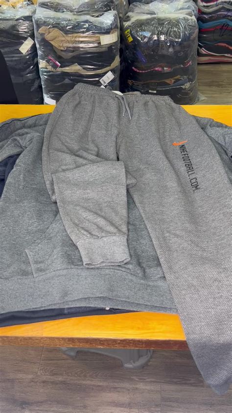 მიღებულია ინგლისური კრემი სპორტულები ქალისა და მამაკაცის 25კგ იან ფუთებში🎉🎉🎺🎺👍👍 მის თბილისი აკ