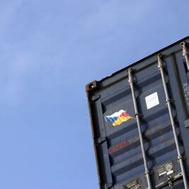 Injuries From Opening Closing Hard To Open Close Shipping Container Doors Safer Grip Apparel