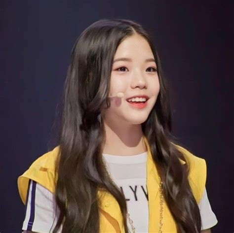 Vcha Kaylee Kpop Girls Girl Celebrities