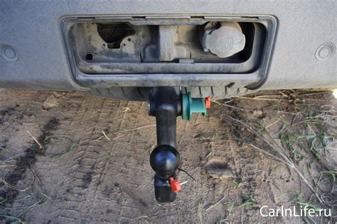 Съемный фаркоп на Land Rover Discovery 4