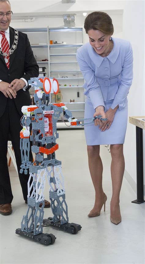 Kate Middleton Robotics Class At Bouwkeet Workshop Project For Teenagers In Rotterdam Nl 10
