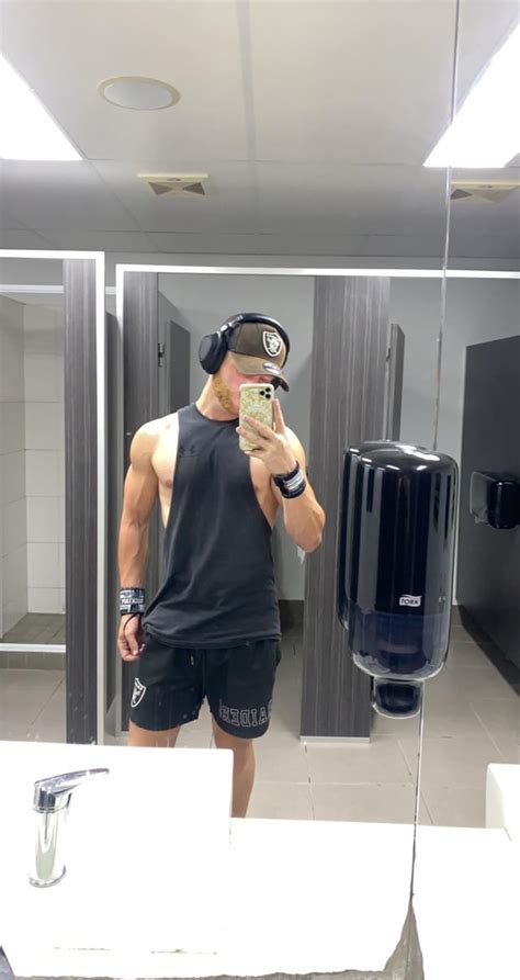 Always Wanted To Fuck Women Older Than Me 🤪 Male 25 Australia R