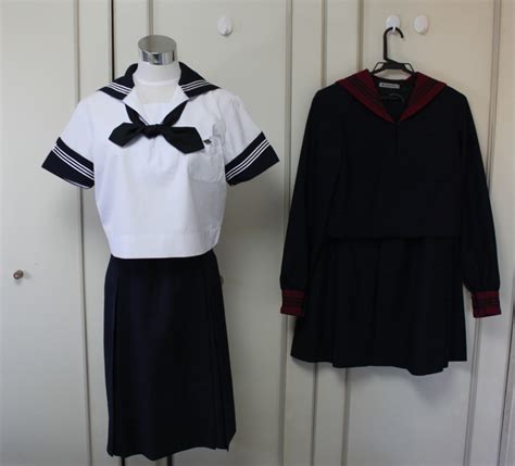 神奈川県中区山手町 御三家 私立女子高 横浜共立学園高等学校【よこはまきょうりつがくえんこうとうがっこう】の校章付き1オーナーフルセットのセーラー服を買取しました 制服買取東京2020