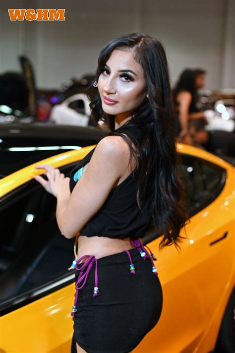 Ultra Sexy Feature Model Dara Daratheivy At Spocom Super Show Anaheim Spocom Spocom