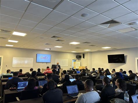 Implementing An Azure Data Solution Pour Luir Collaboration Digitale