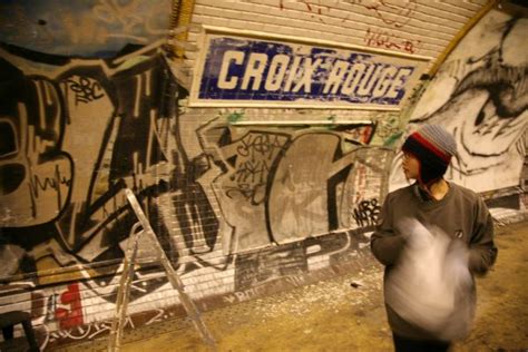 무료 이미지 거리 파리 벽 지하철 색깔 플랫폼 낙서 미술 하부 구조 꼬리표 Bnf 지옥 설치 엑스 박자 ~시키다 크로 니 루즈 화제