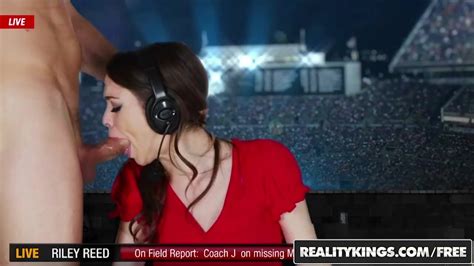 Famous Youtuber Having Sex With Her Naughty Boyfriend Cnn Amador