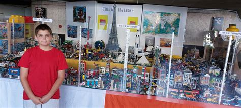 Петокласник показва уникална изложба с лего фигури