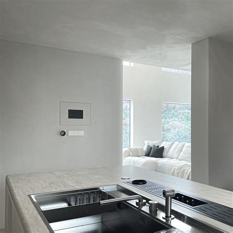 미쇼우디자인분당인테리어한남동인테리어강남인테리어아파트인테리어아파트리모델링 50평대 복층 아파트 현장 프로젝트 입니다 주방에서 그림처럼 보이는 거실 뷰